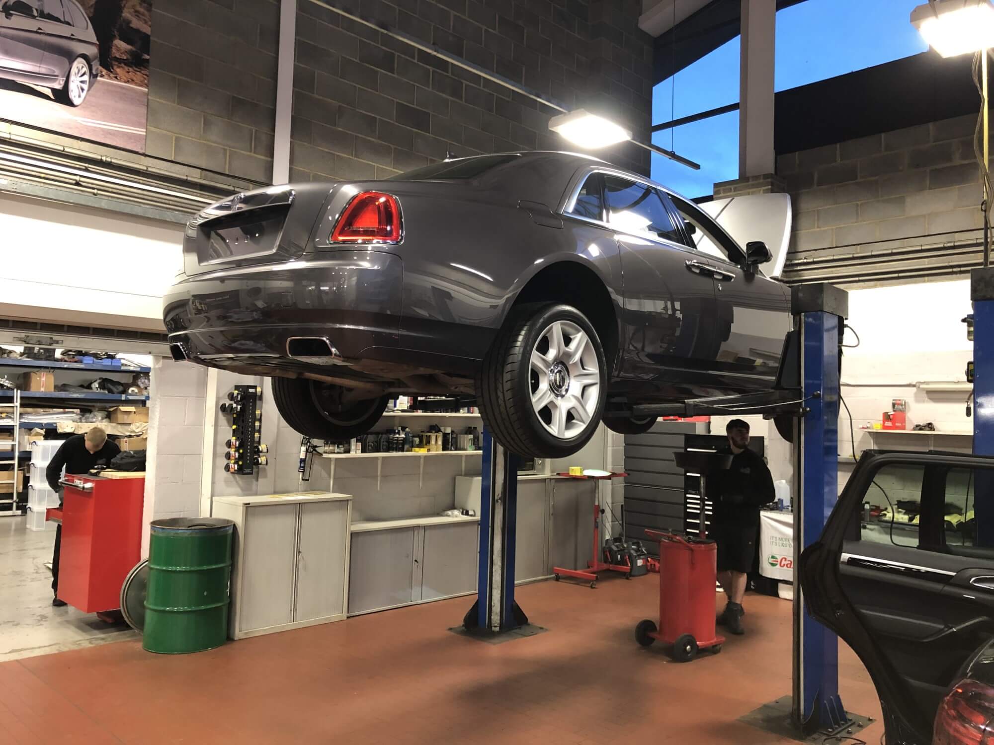 Servicing & Repairs - Chariots Specialist Cars